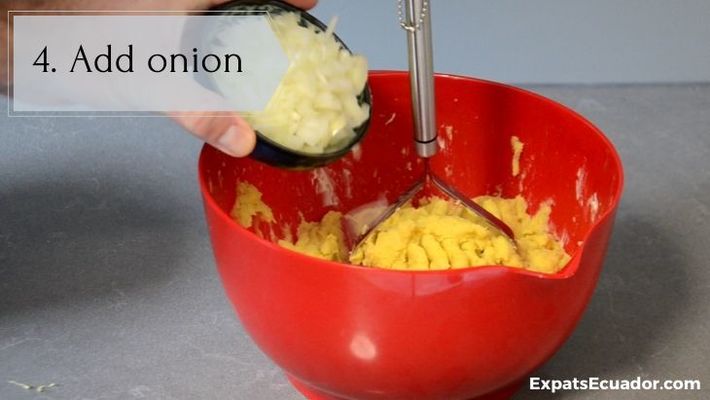 Bolon de Verde (Fried Plantain Balls) Recipe - Expats Ecuador