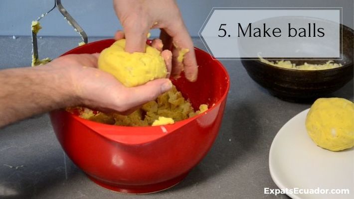 Bolon de Verde (Fried Plantain Balls) Recipe - Expats Ecuador